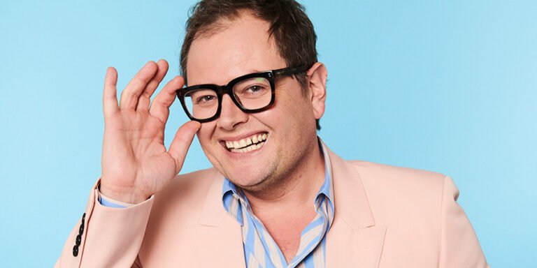Alan Carr Biography: Age, Career, Family, & Net Worth